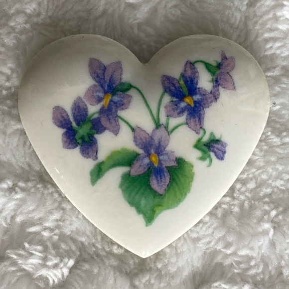 Avon | Jewelry | Vintage Signed Avon Lilly Of The Valley Heart Brooch ...